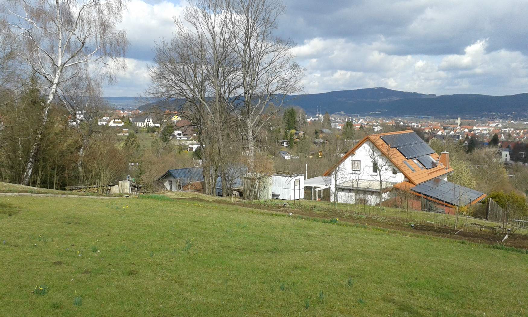 Solve za městem jigsaw puzzle online with 112 pieces