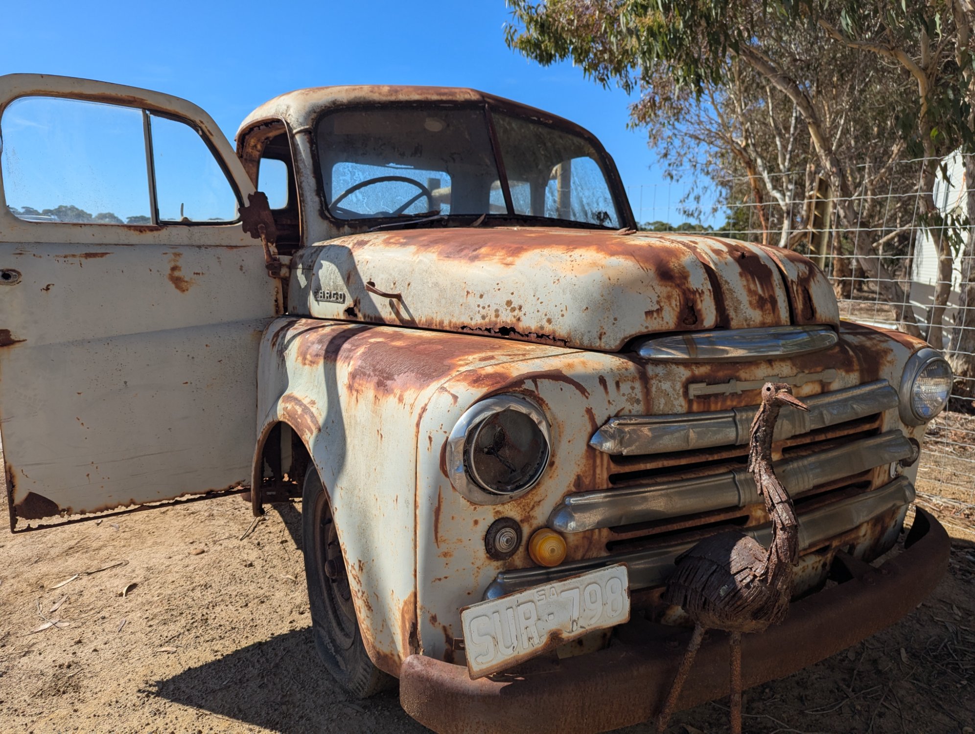 Solve Car jigsaw puzzle online with 336 pieces