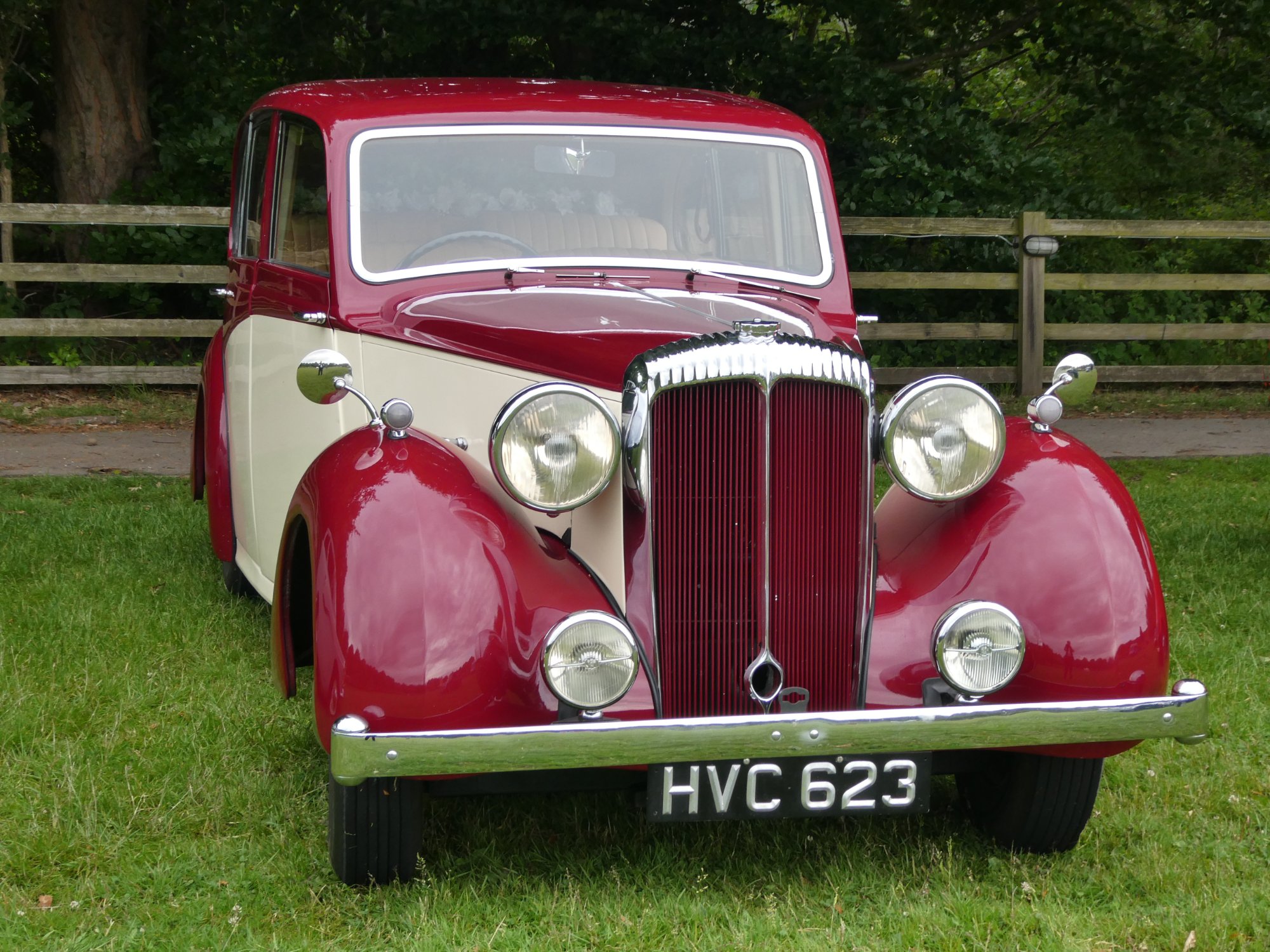 Solve 1949 Daimler DB18 Saloon jigsaw puzzle online with 204 pieces