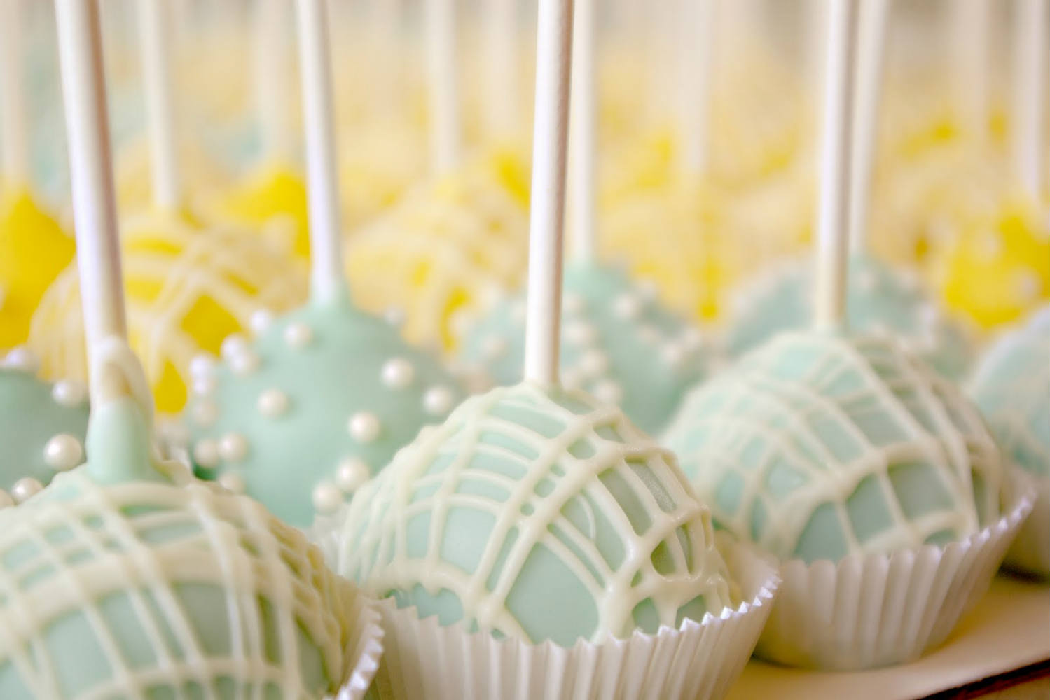 Solve Lemon Cream Cheese Cake Pops jigsaw puzzle online with 150 pieces