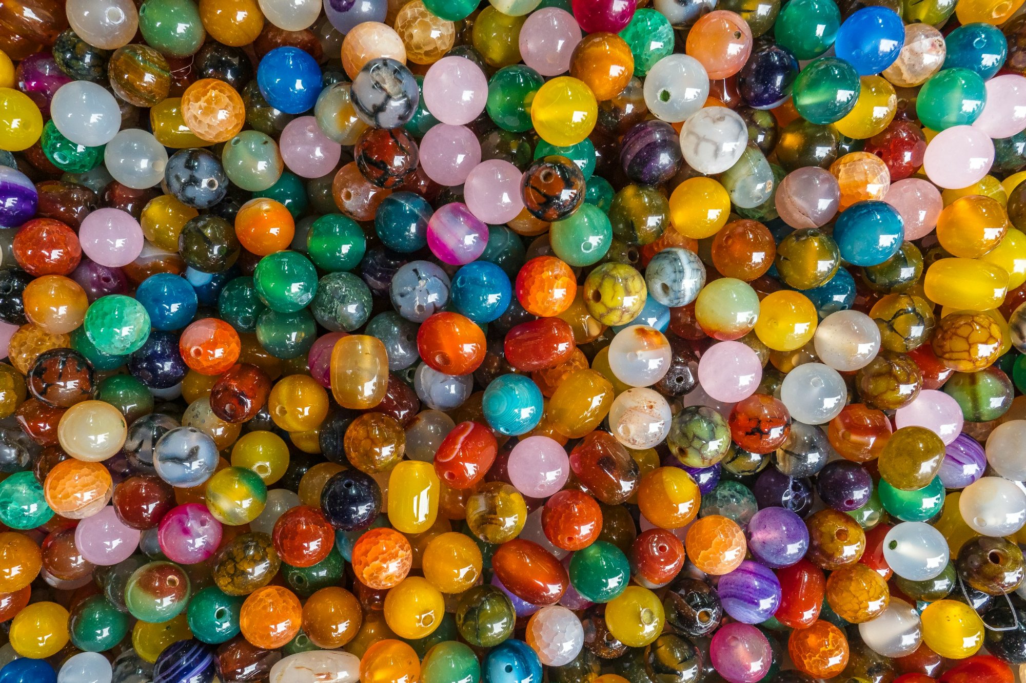 Solve Beads jigsaw puzzle online with 96 pieces