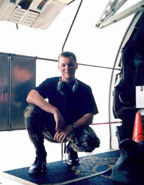 Solve happy memorial day uncle ryan jigsaw puzzle online with 12 pieces