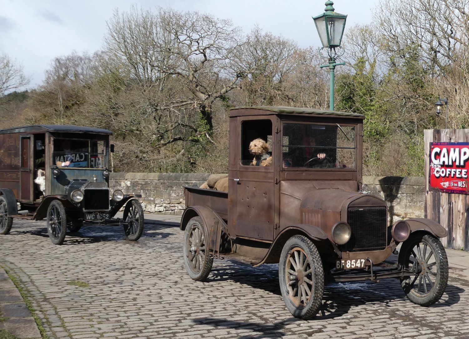 Solve Rust Bucket Race? jigsaw puzzle online with 35 pieces