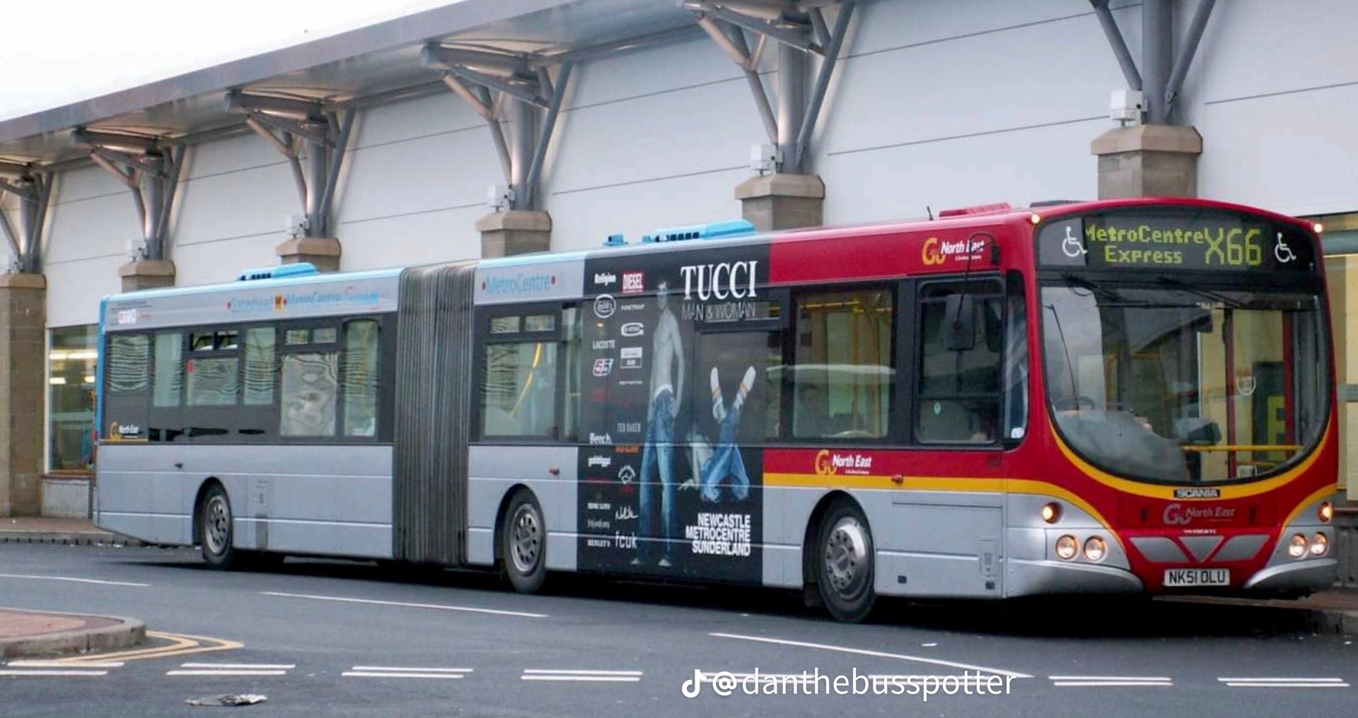 Solve X66 bendy bus back In the day jigsaw puzzle online with 576 pieces