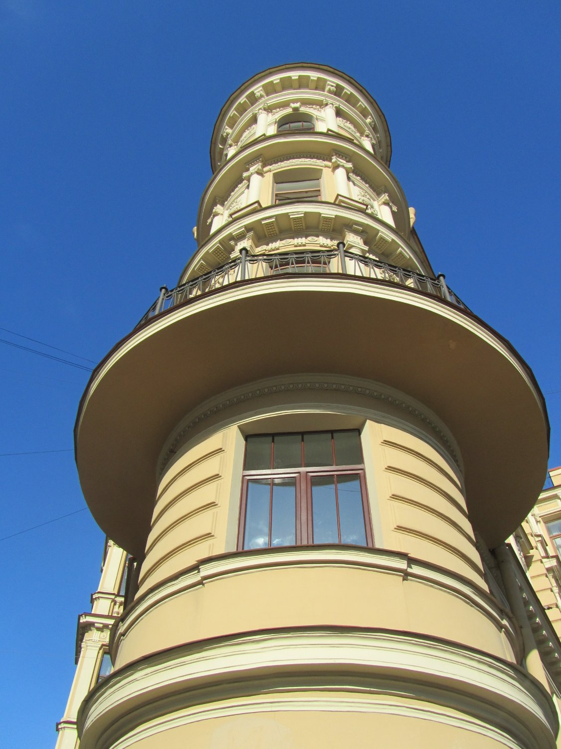 Solve House at the intersection of Griboyedov Canal Embankment and ...