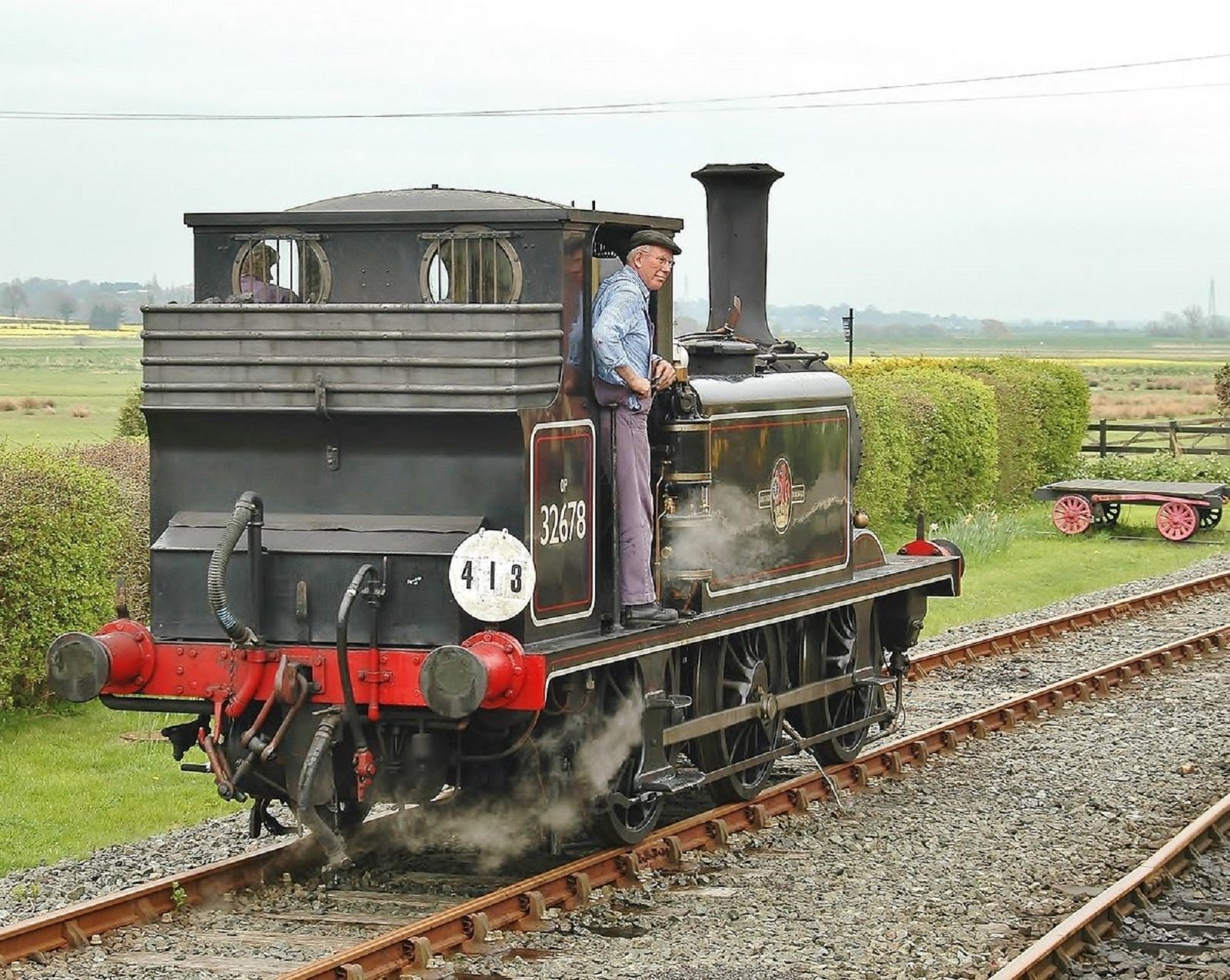 Solve LB&SCR Class A1X 'Terrier' 0-6-0 32678 shunting at Bodiam. jigsaw ...