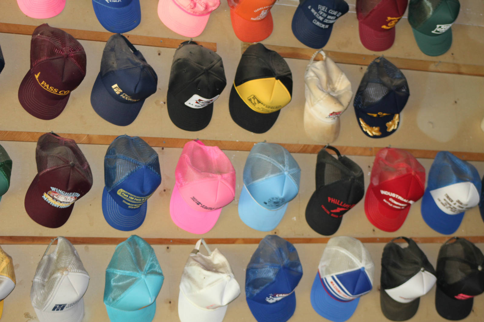 Jigsaw Puzzle | Leon's Hats | 330 pieces | Jigidi