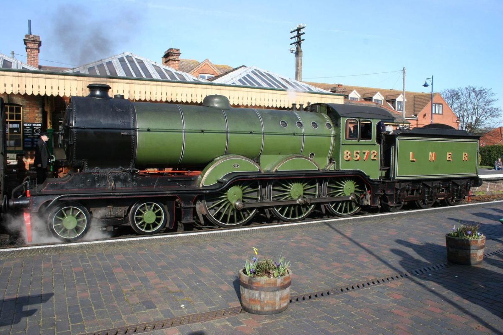 Solve LNER Class B12 4-6-0 8572 at Sheringham, NNR. jigsaw puzzle ...