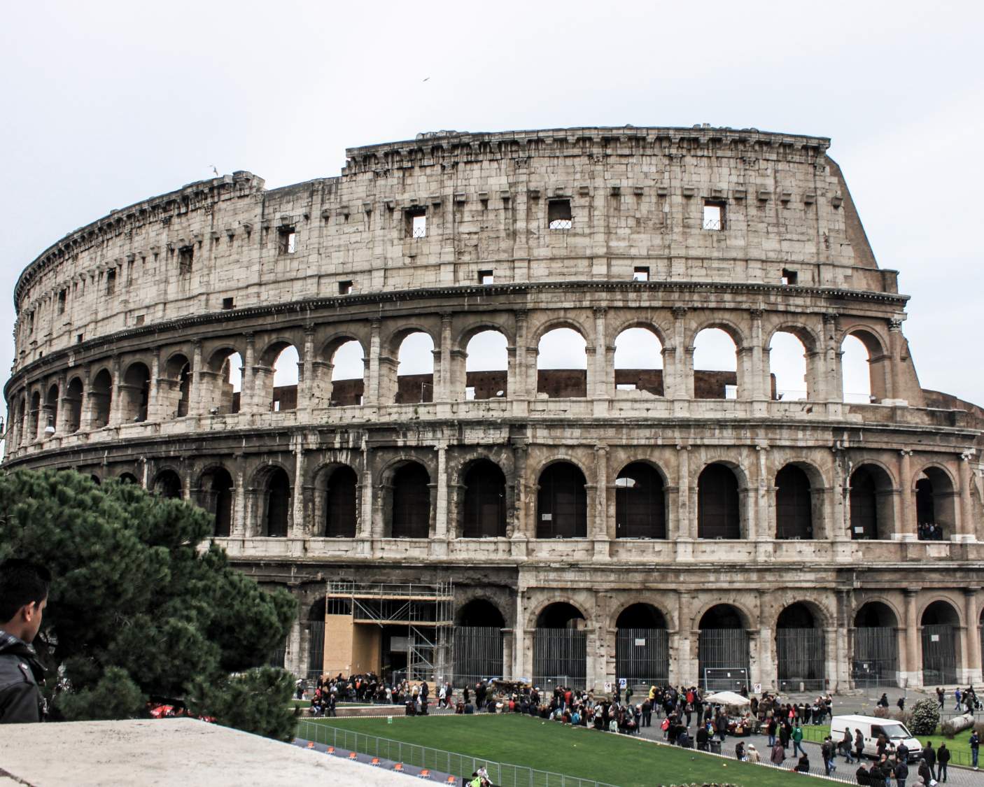Solve Rome - Colosseum jigsaw puzzle online with 48 pieces