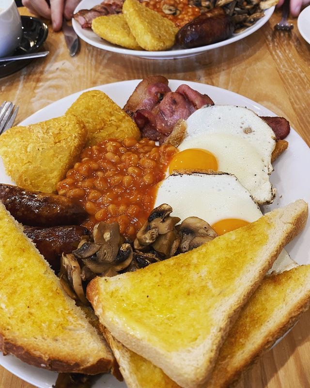Solve ANYONE FANCY A FULL ENGLISH BREAKFAST ? jigsaw puzzle online with ...