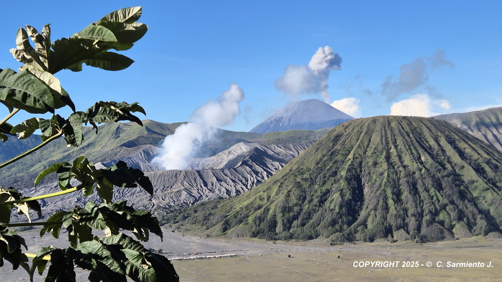Solve INDONESIA – Java – Mount Semeru (in the background, smoking ...