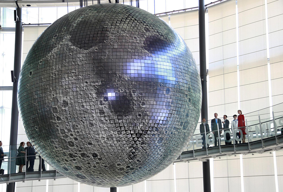 Solve Geo Cosmos Sphere at Miaikan Museum in Tokyo by Shizuo Kambayashi ...