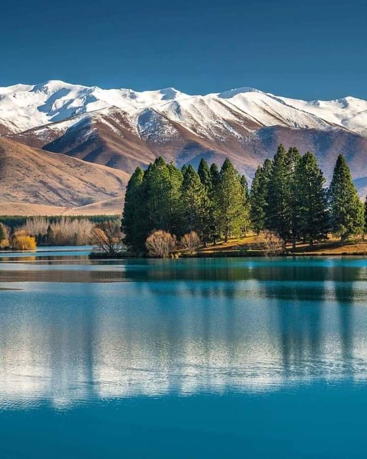 Solve Mackenzie country jigsaw puzzle online with 42 pieces
