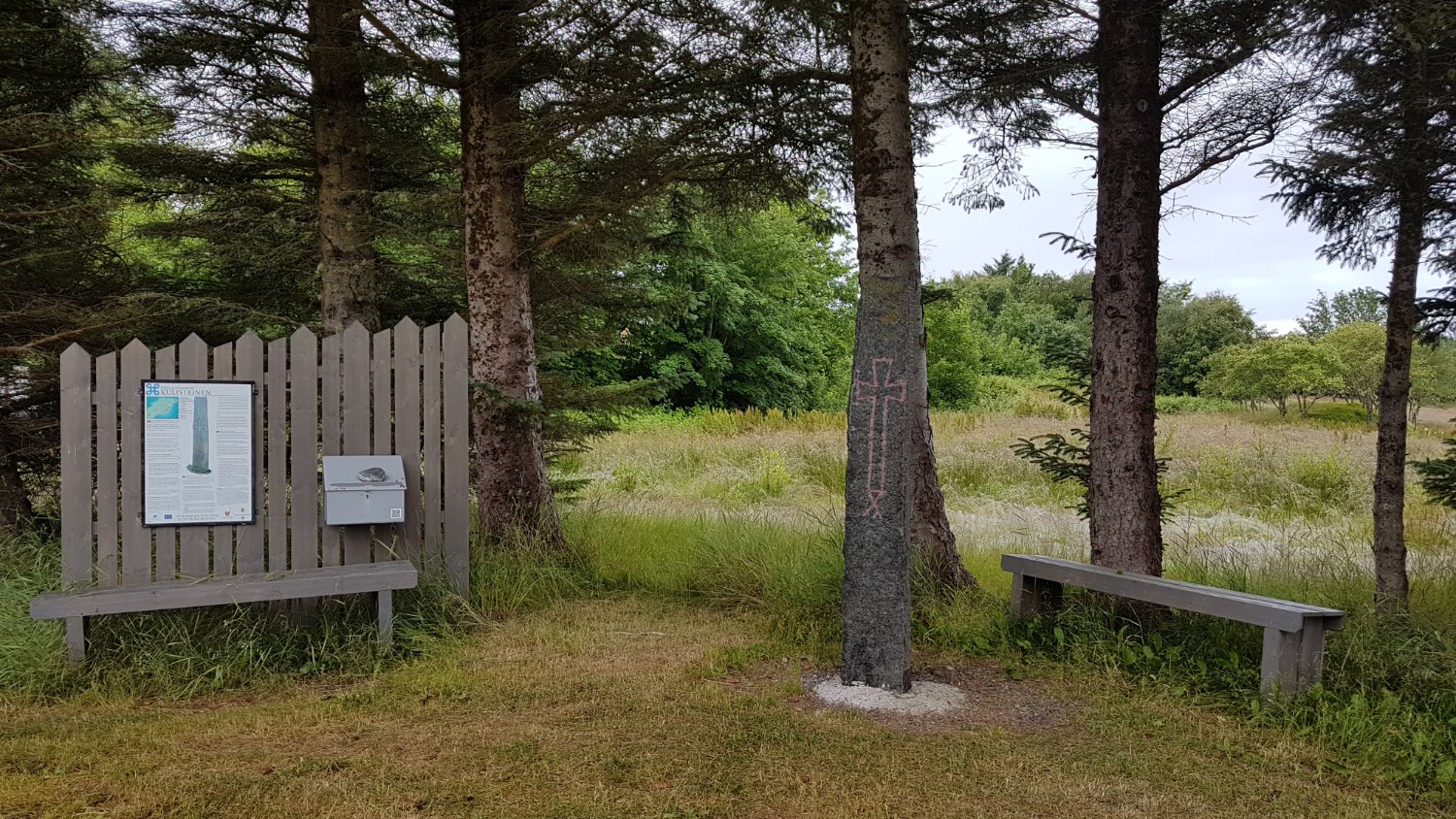 Solve The Kuli Stone 1 jigsaw puzzle online with 15 pieces