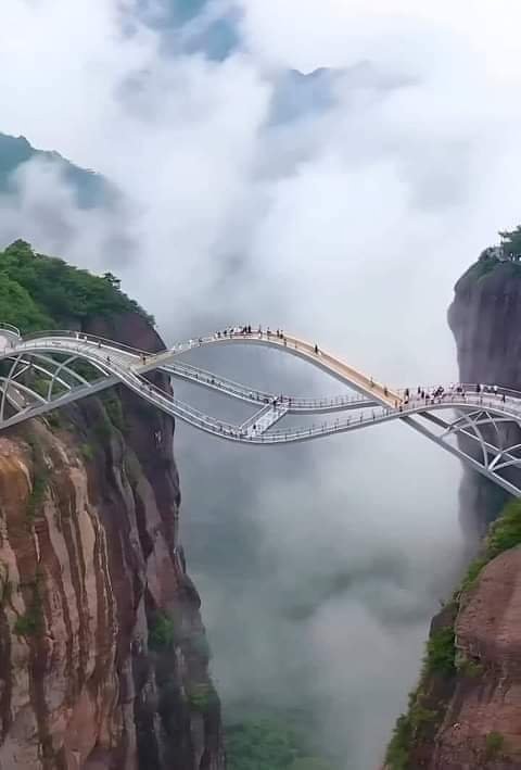 Solve Ruyi bridge in China jigsaw puzzle online with 15 pieces