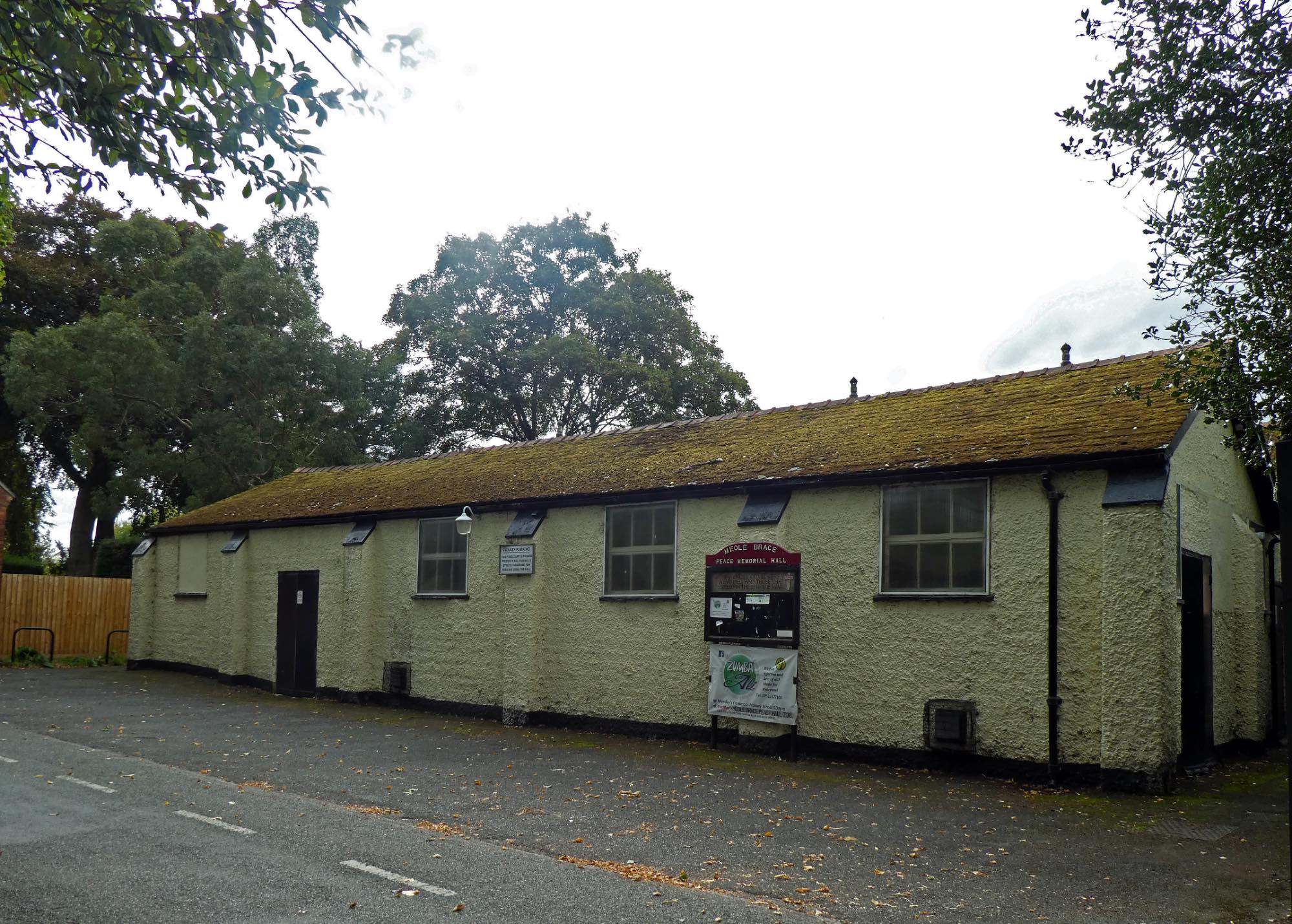 Solve Meole Brace Memorial Peace Hall jigsaw puzzle online with 280 pieces