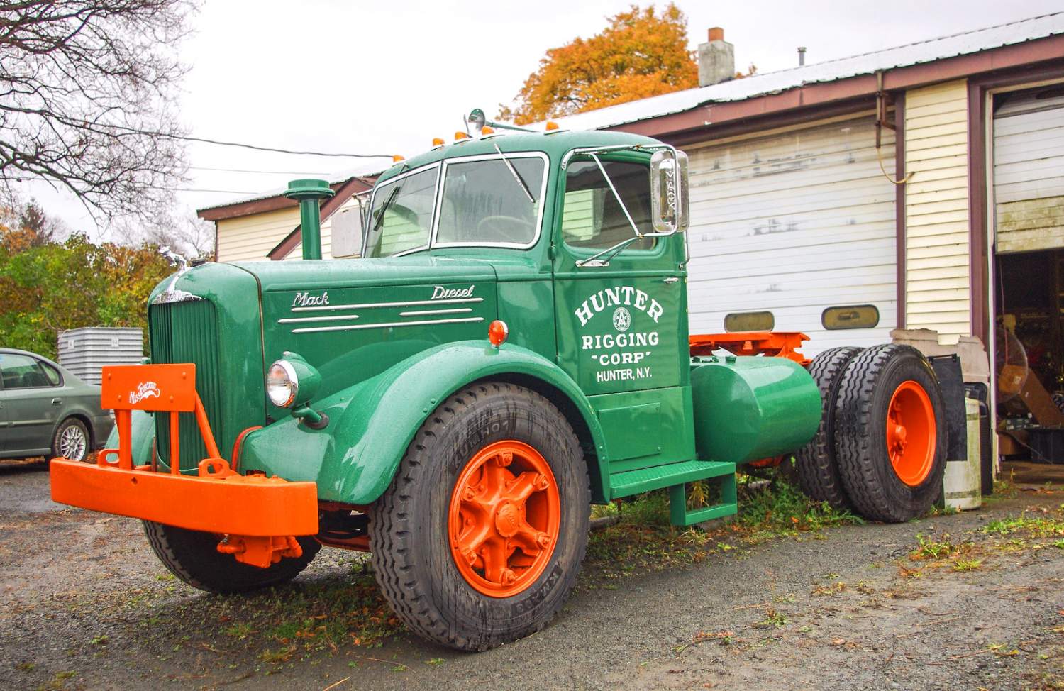 Solve mack l series late 40s vintage jigsaw puzzle online with 96 pieces