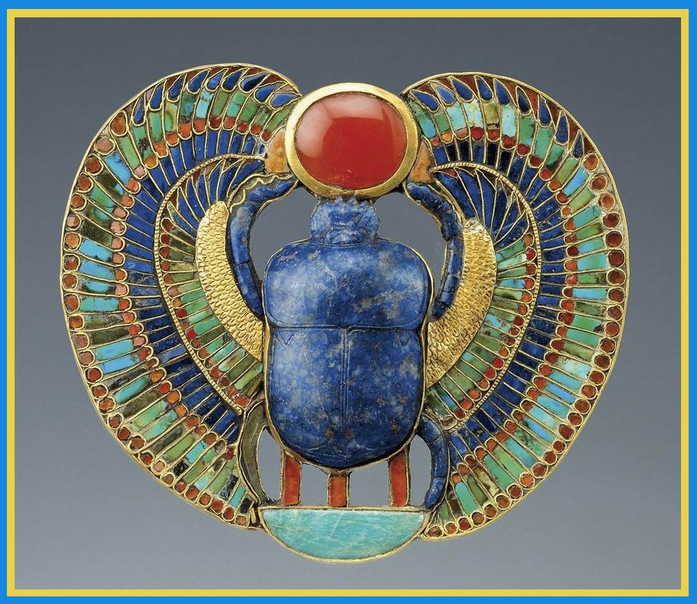 Solve Winged Scarab of Tutankhamun jigsaw puzzle online with 72 pieces