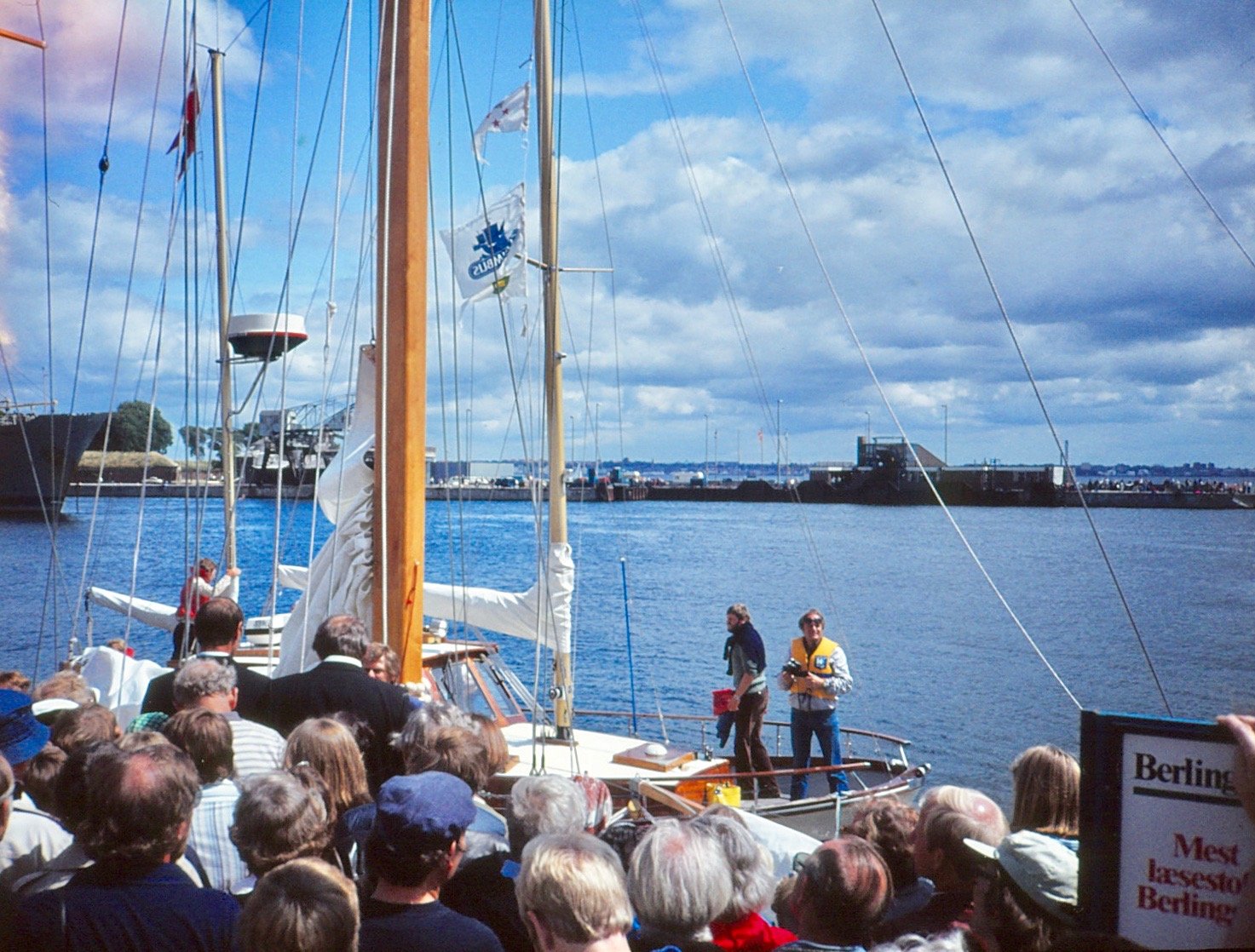 Solve GITTE GRY jigsaw puzzle online with 35 pieces