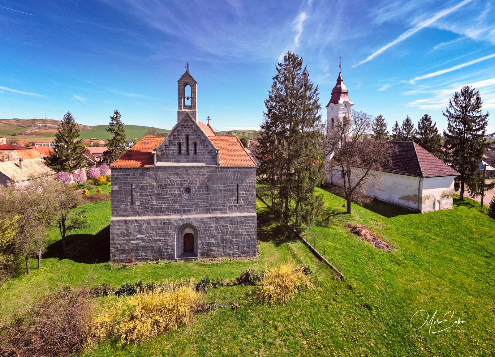 Solve Miro Sabo - Rimavské Janovce jigsaw puzzle online with 48 pieces