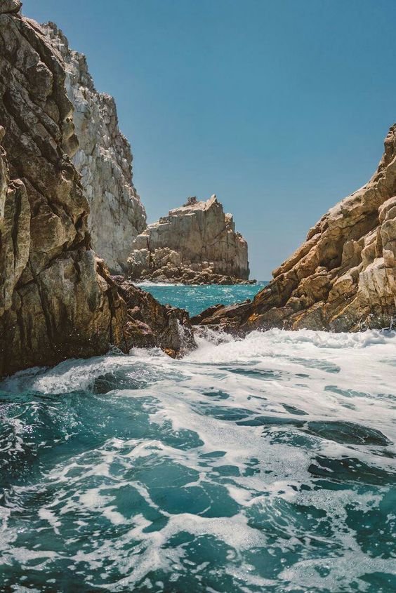 Solve Há mar e mar há ir e voltar! jigsaw puzzle online with 77 pieces