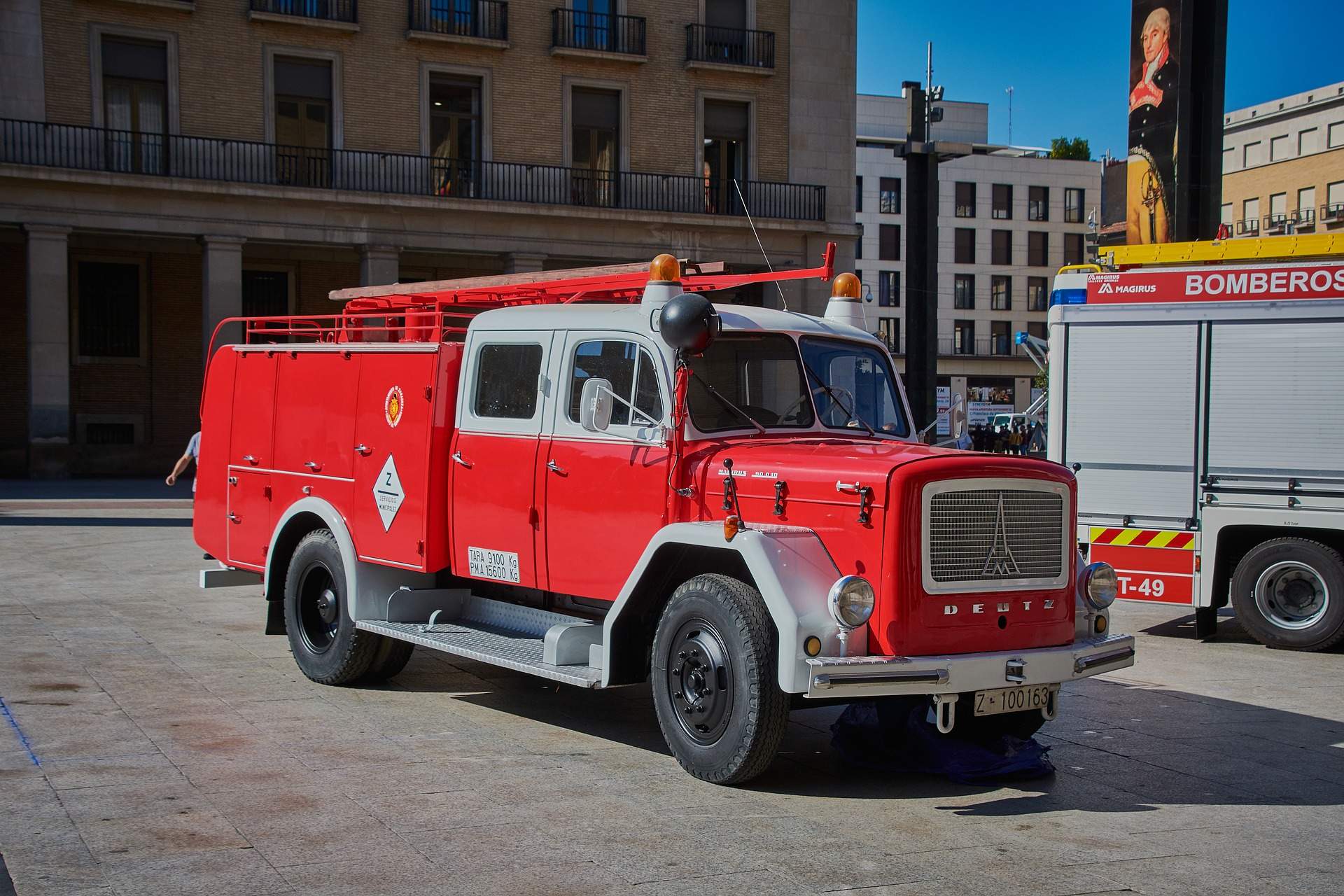 Solve Fire Brigade jigsaw puzzle online with 600 pieces