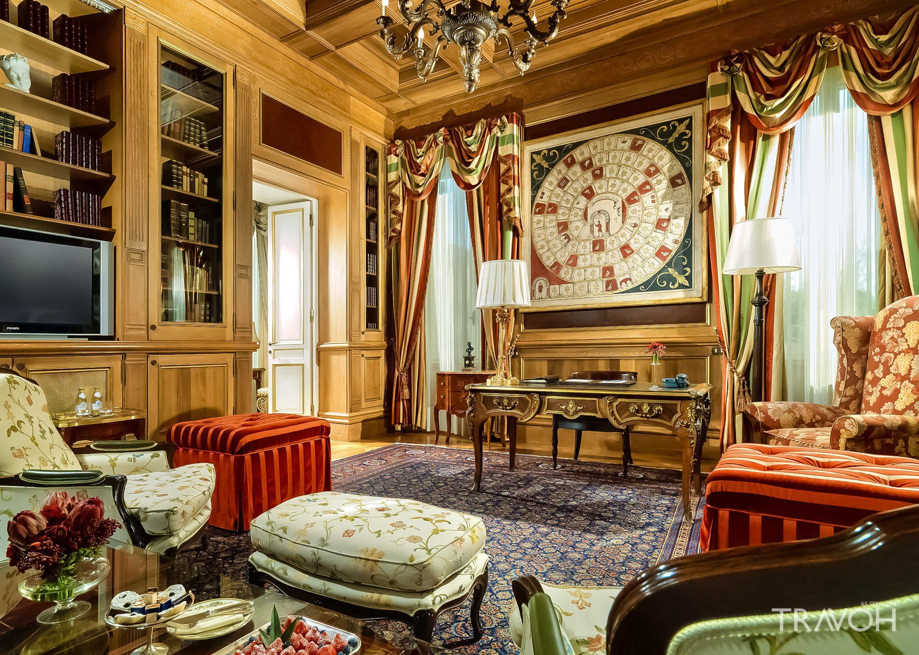 Solve Luxurious Hotel Room jigsaw puzzle online with 70 pieces