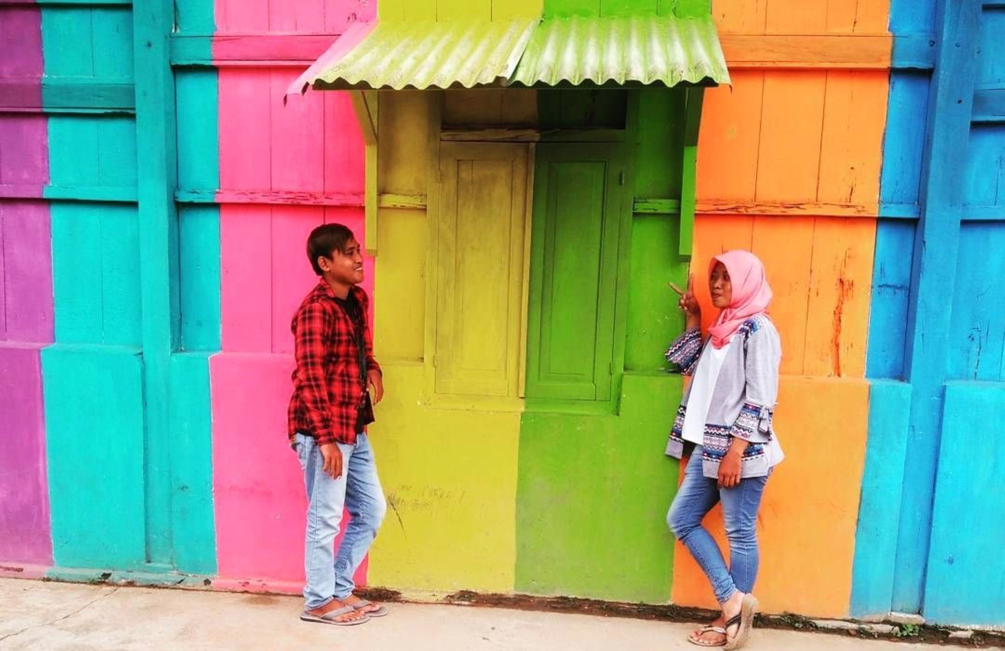 Solve Indonesia jigsaw puzzle online with 600 pieces