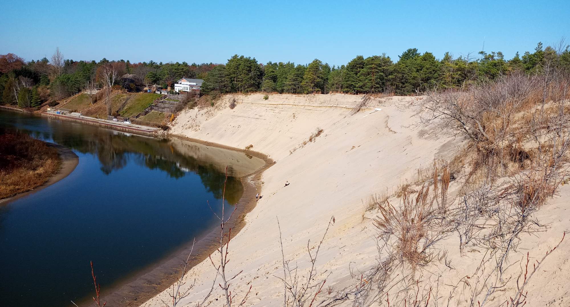 Solve Wasaga Dunes 1 jigsaw puzzle online with 180 pieces