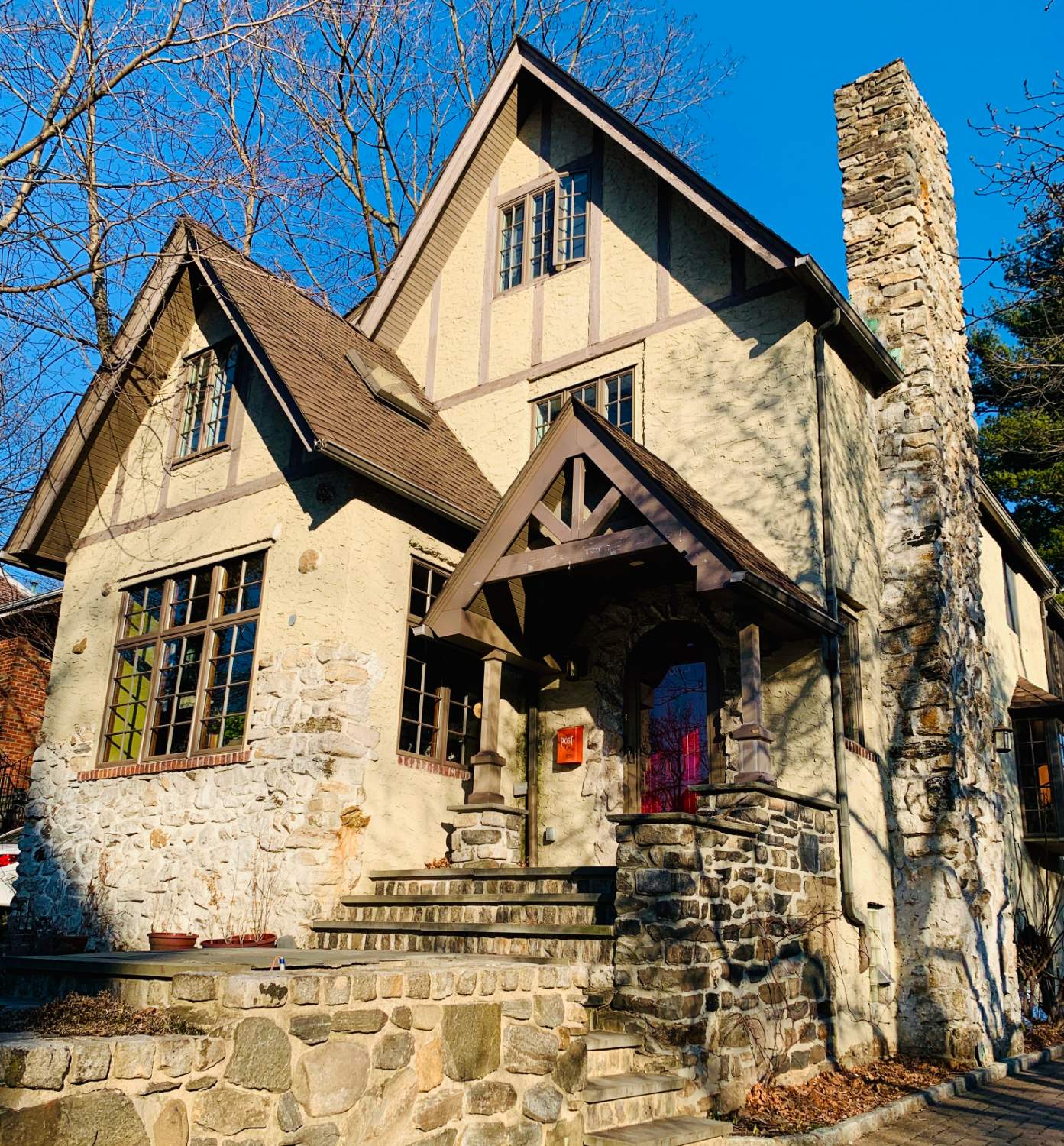 Solve stone work jigsaw puzzle online with 380 pieces