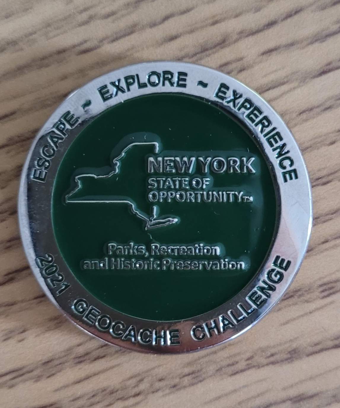 Solve Smiley Face Geo-Art #6 jigsaw puzzle online with 99 pieces