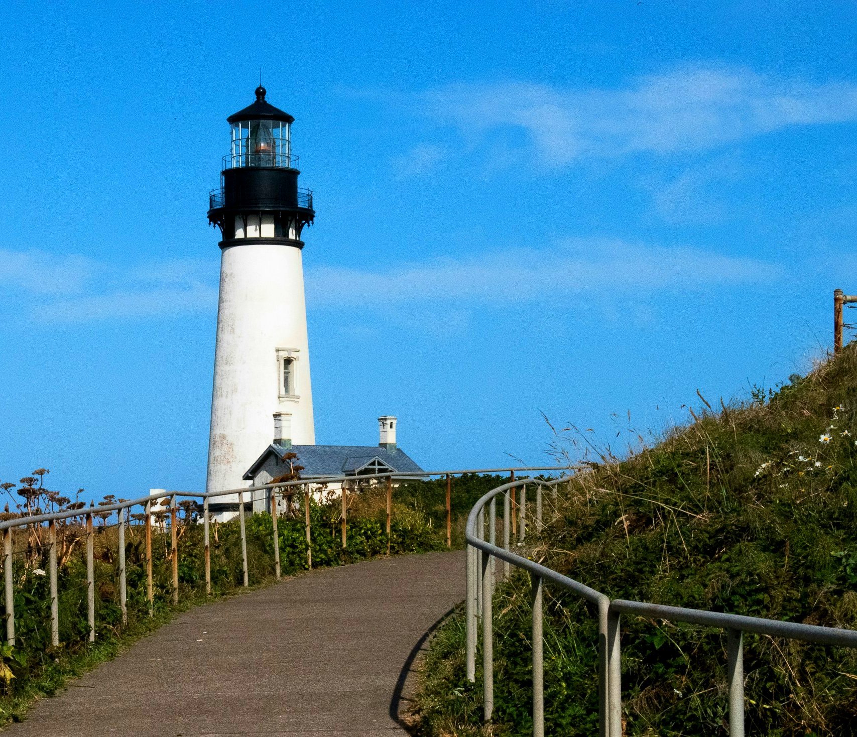 Solve Oregon Newport, OR, USA jigsaw puzzle online with 90 pieces