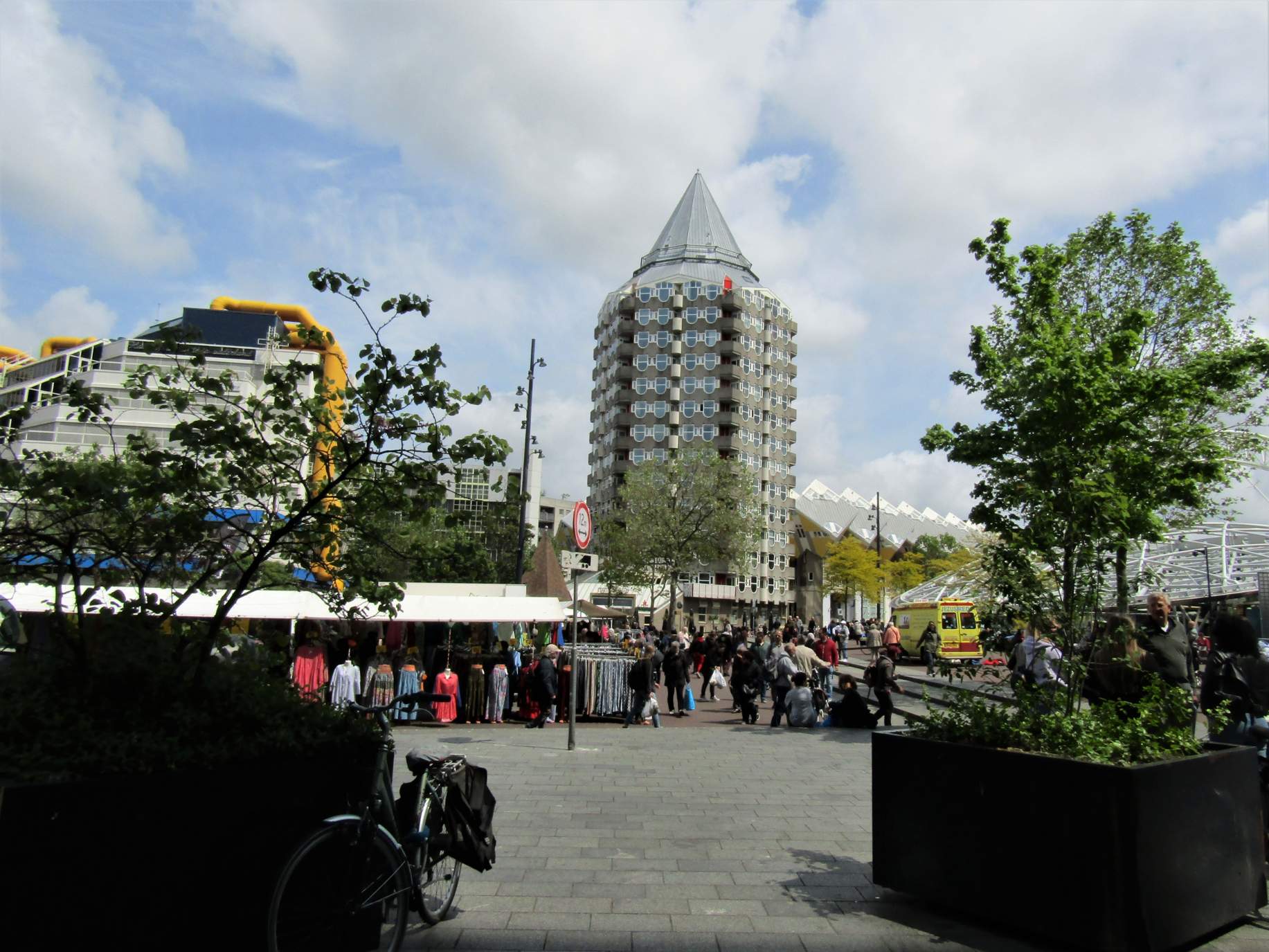 Solve IMG_6034 De 'potlood' in Rotterdam jigsaw puzzle online with 176 ...