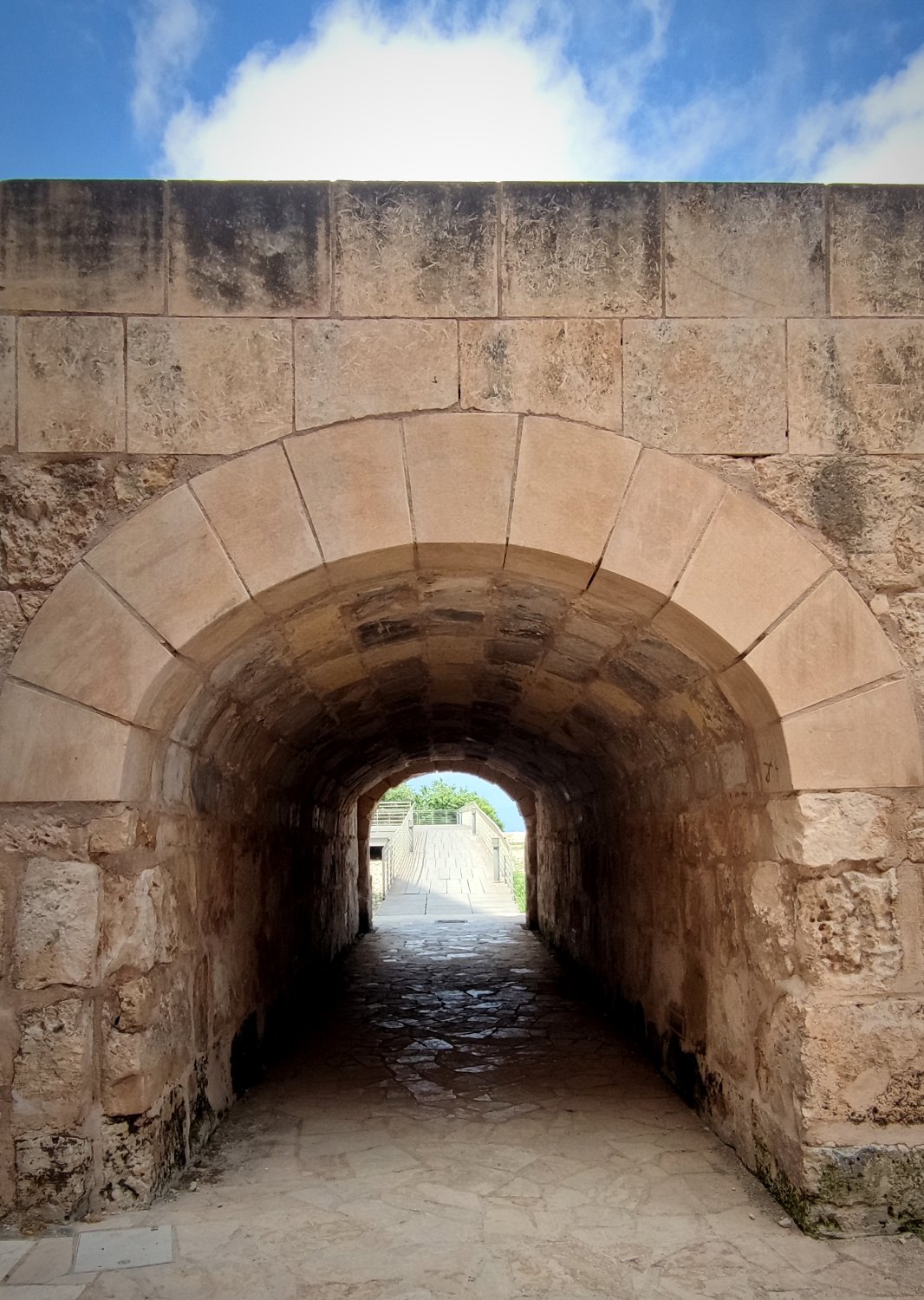 Solve Mdina Ditch, Malta jigsaw puzzle online with 54 pieces