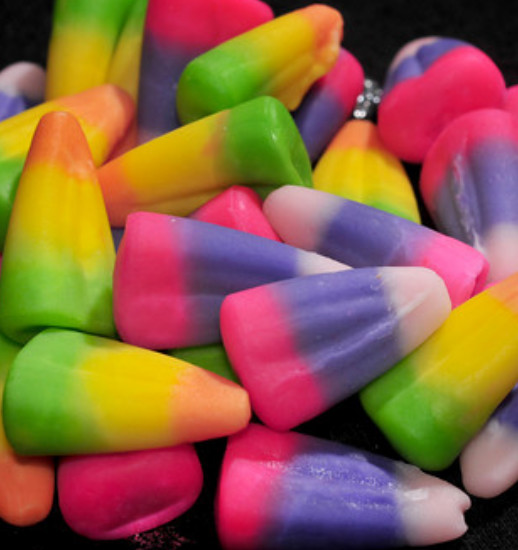 Solve rainbow candy corn jigsaw puzzle online with 64 pieces