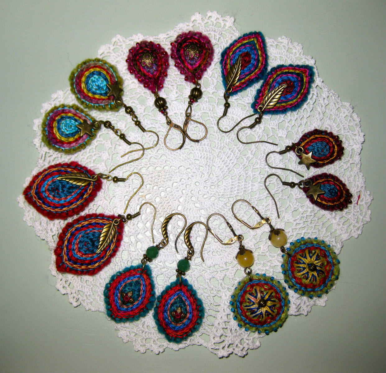 Solve Earrings jigsaw puzzle online with 256 pieces