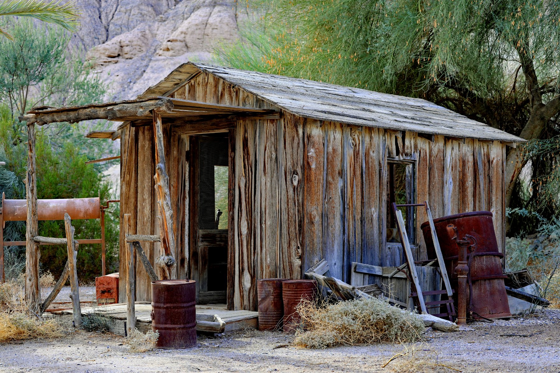 Solve China Date Ranch shack jigsaw puzzle online with 54 pieces