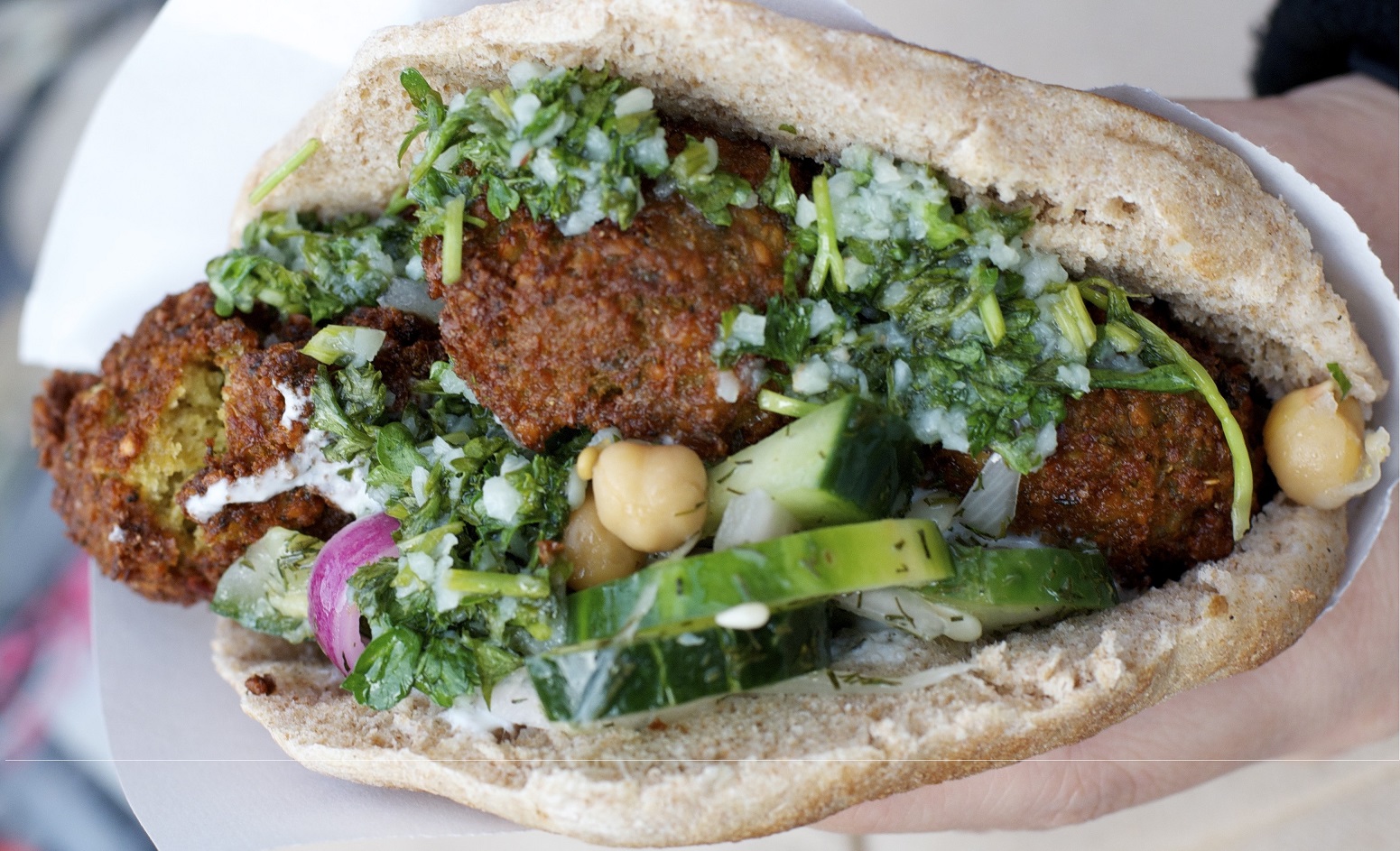 Solve Falafel jigsaw puzzle online with 375 pieces