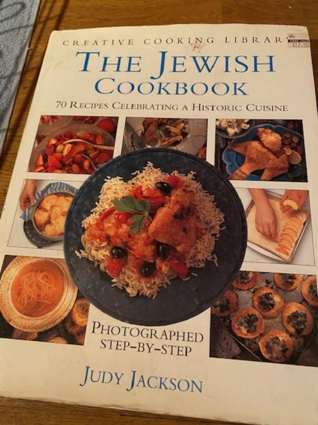 Solve The Jewish cookbook jigsaw puzzle online with 20 pieces