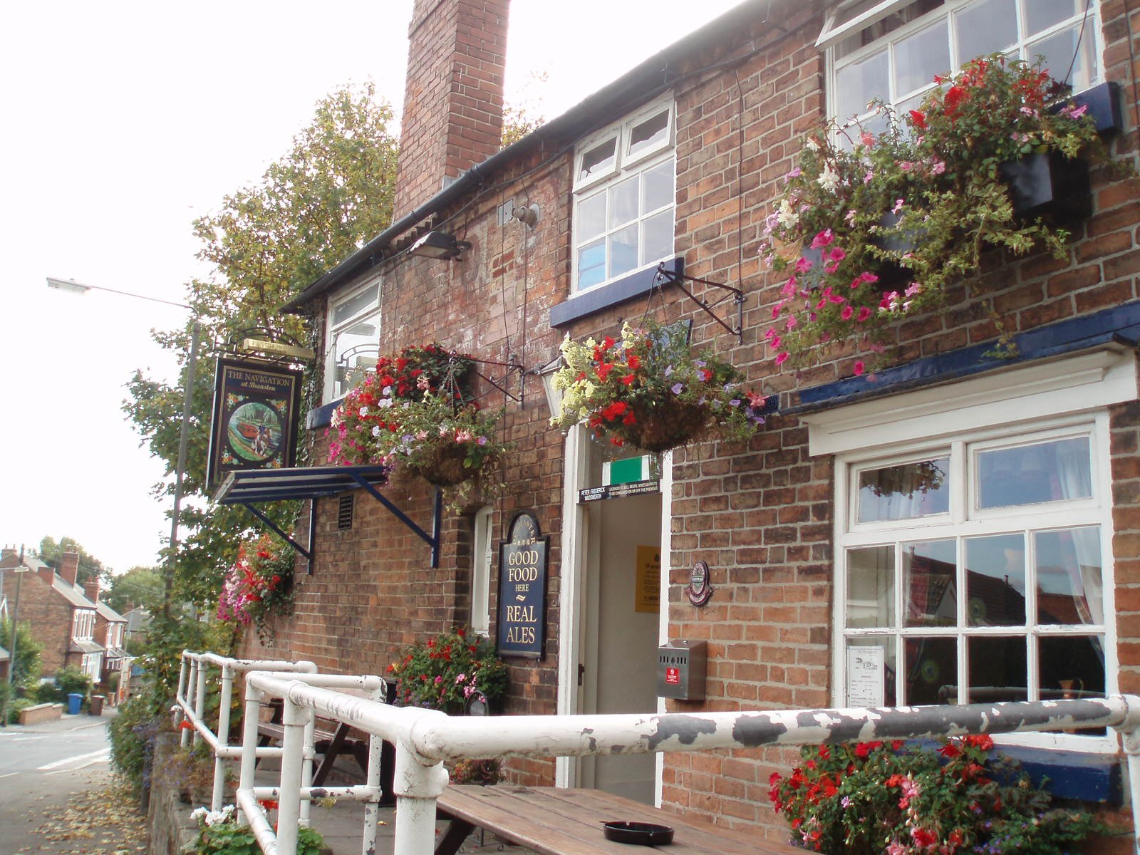 Solve The Navigation, Breaston jigsaw puzzle online with 108 pieces