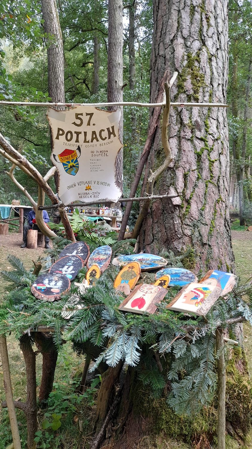 Solve Potlach jigsaw puzzle online with 336 pieces