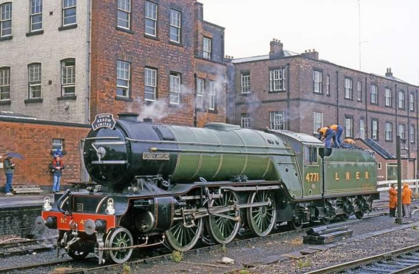 Solve LNER Class V2 2-6-2 4771 Green Arrow. jigsaw puzzle online with ...