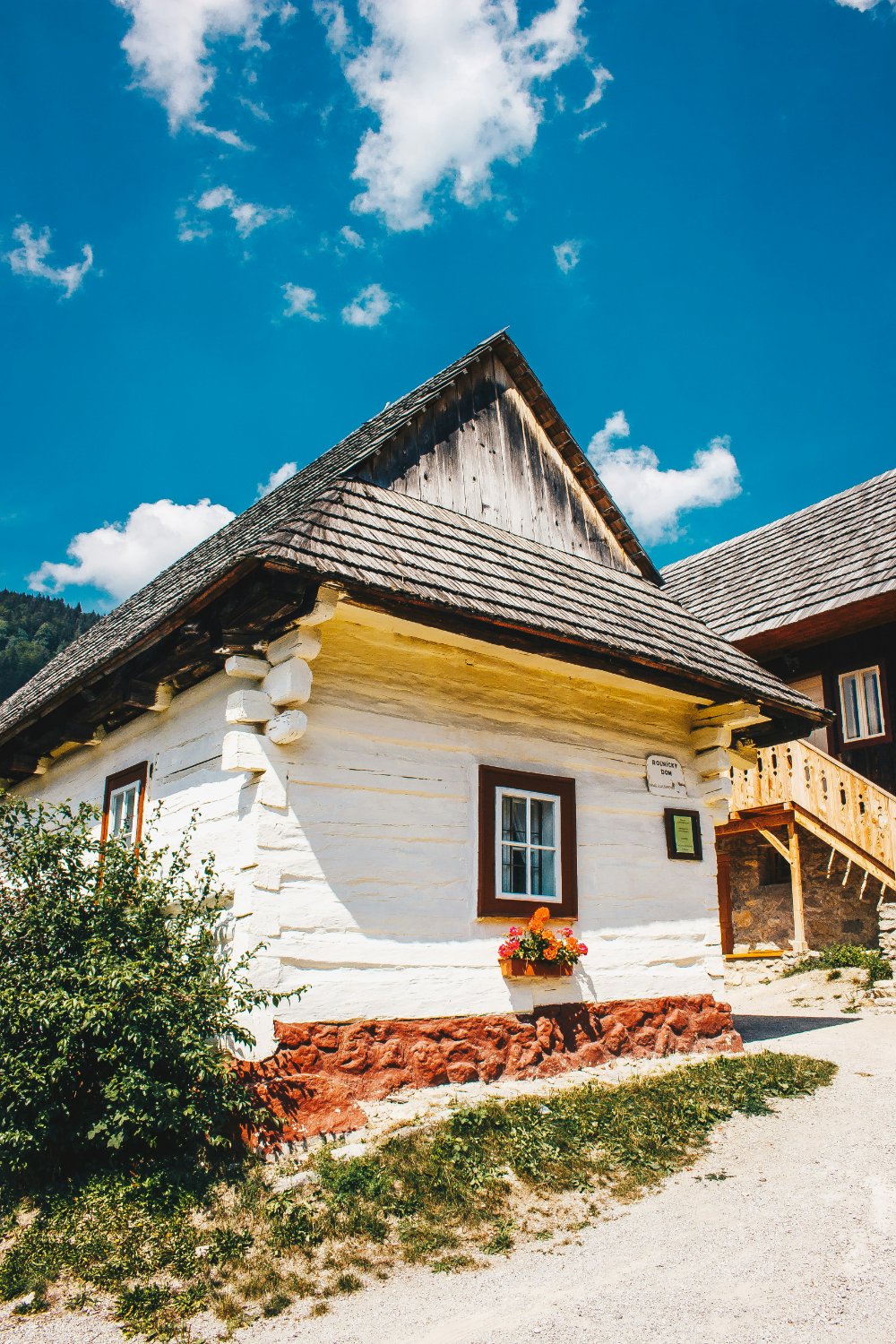 Solve Little Sweet Home _L jigsaw puzzle online with 400 pieces