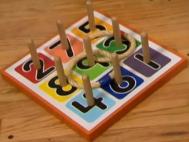 Solve numbers ring toss jigsaw puzzle online with 12 pieces