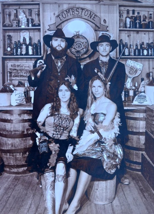 Solve 4 outlaws jigsaw puzzle online with 70 pieces