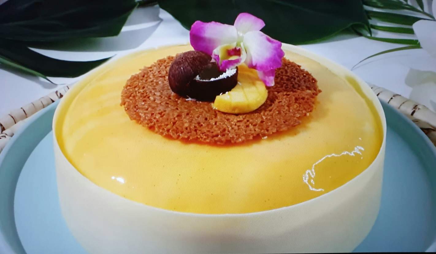 Solve MANGO MOUSSE CAKE jigsaw puzzle online with 28 pieces