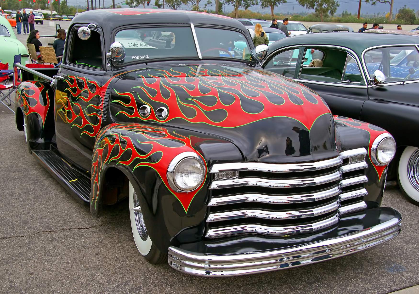 Solve Custom Chevy Pickup jigsaw puzzle online with 140 pieces