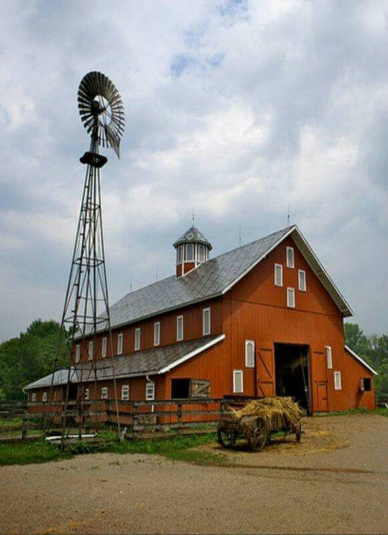 Solve Red Barn with Windmill jigsaw puzzle online with 88 pieces