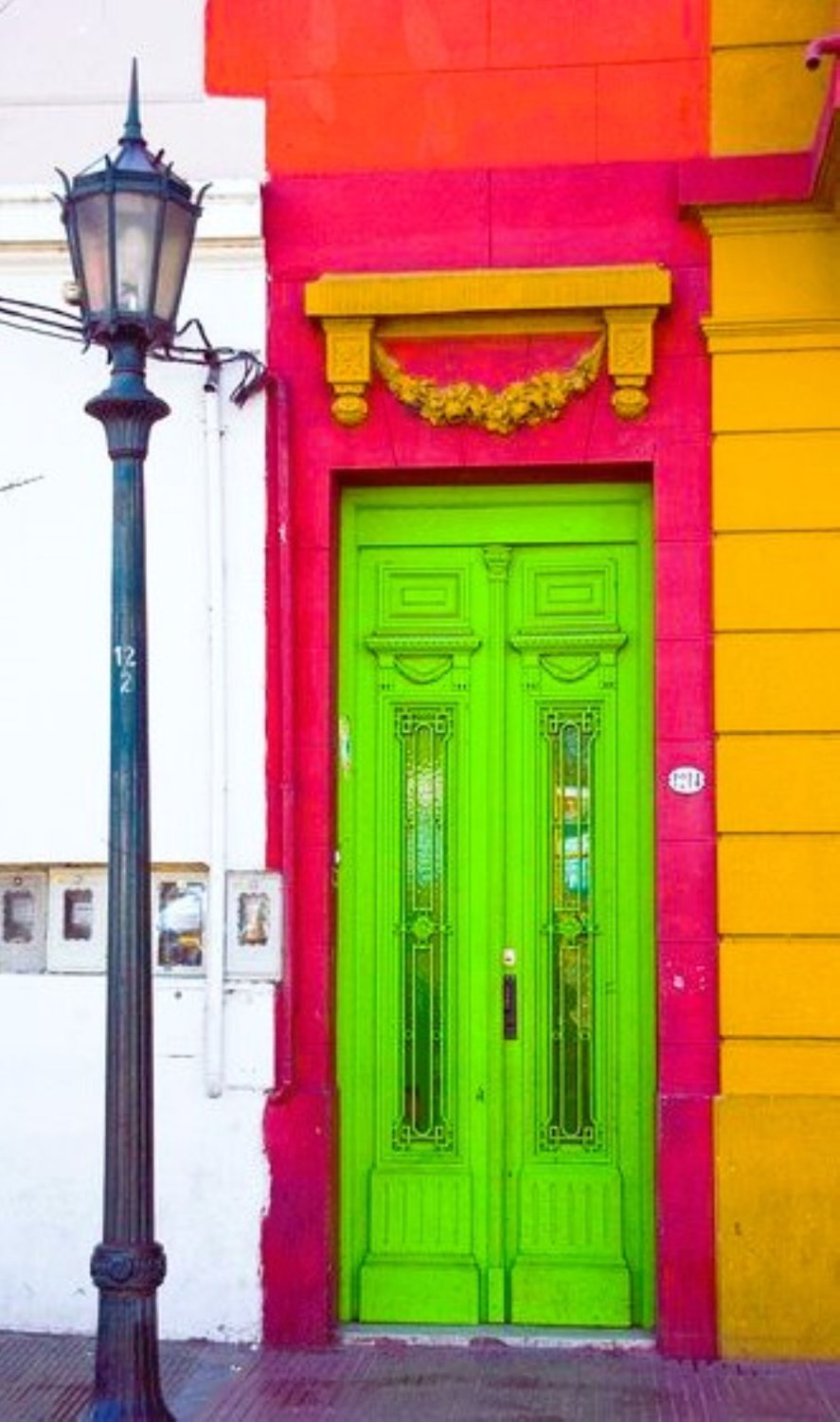 Solve Door jigsaw puzzle online with 60 pieces