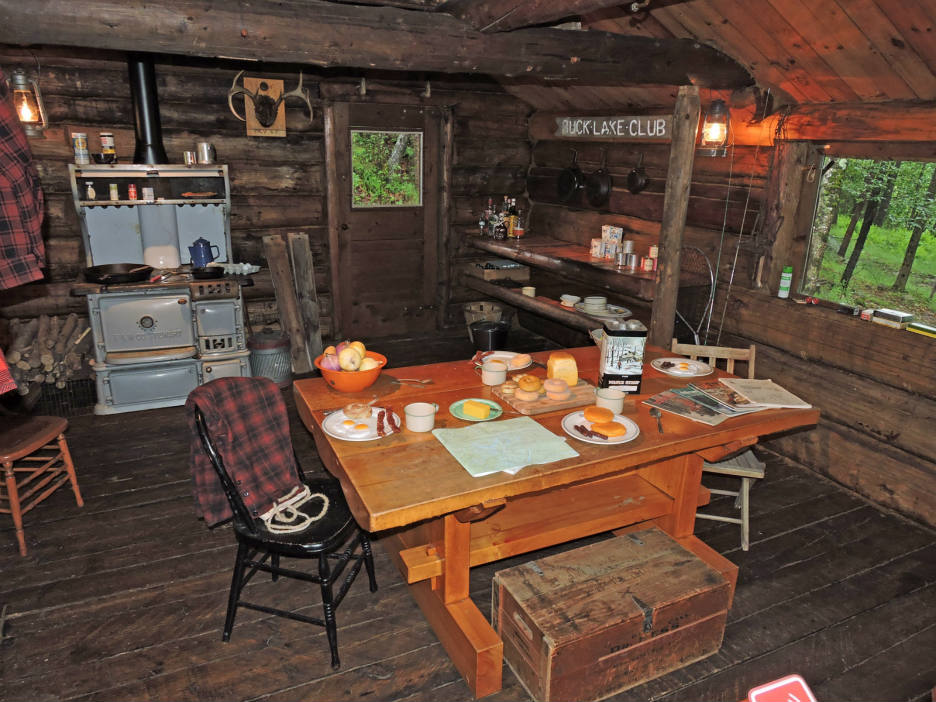 Puzzle | 20 piezas | 15. AdirMus: Buck Lake Club interior_2 | Jigidi
